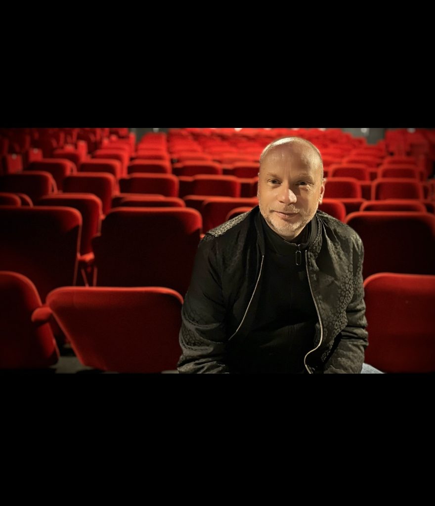 Comédie - La guerre des sexes - le site officiel de la comédie culte